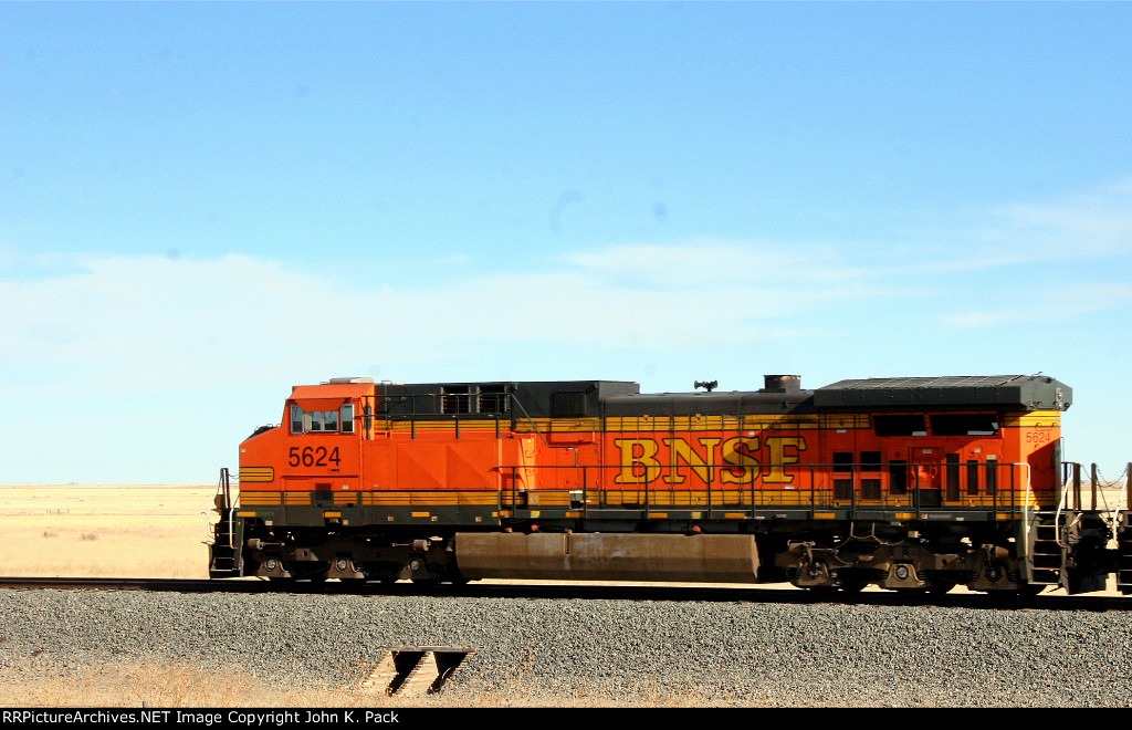 BNSF 5624